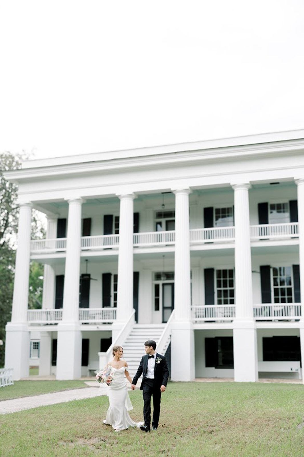 Stunning Spring Wavering Place Wedding