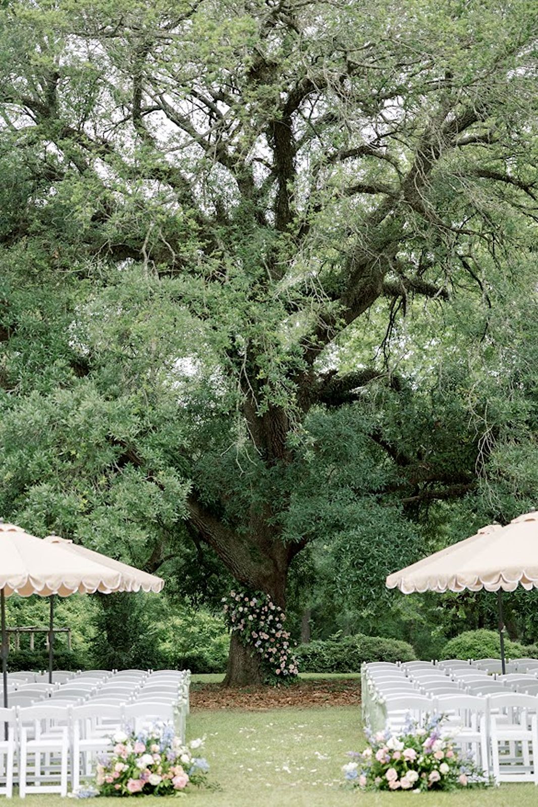 Stunning Spring Wavering Place Wedding